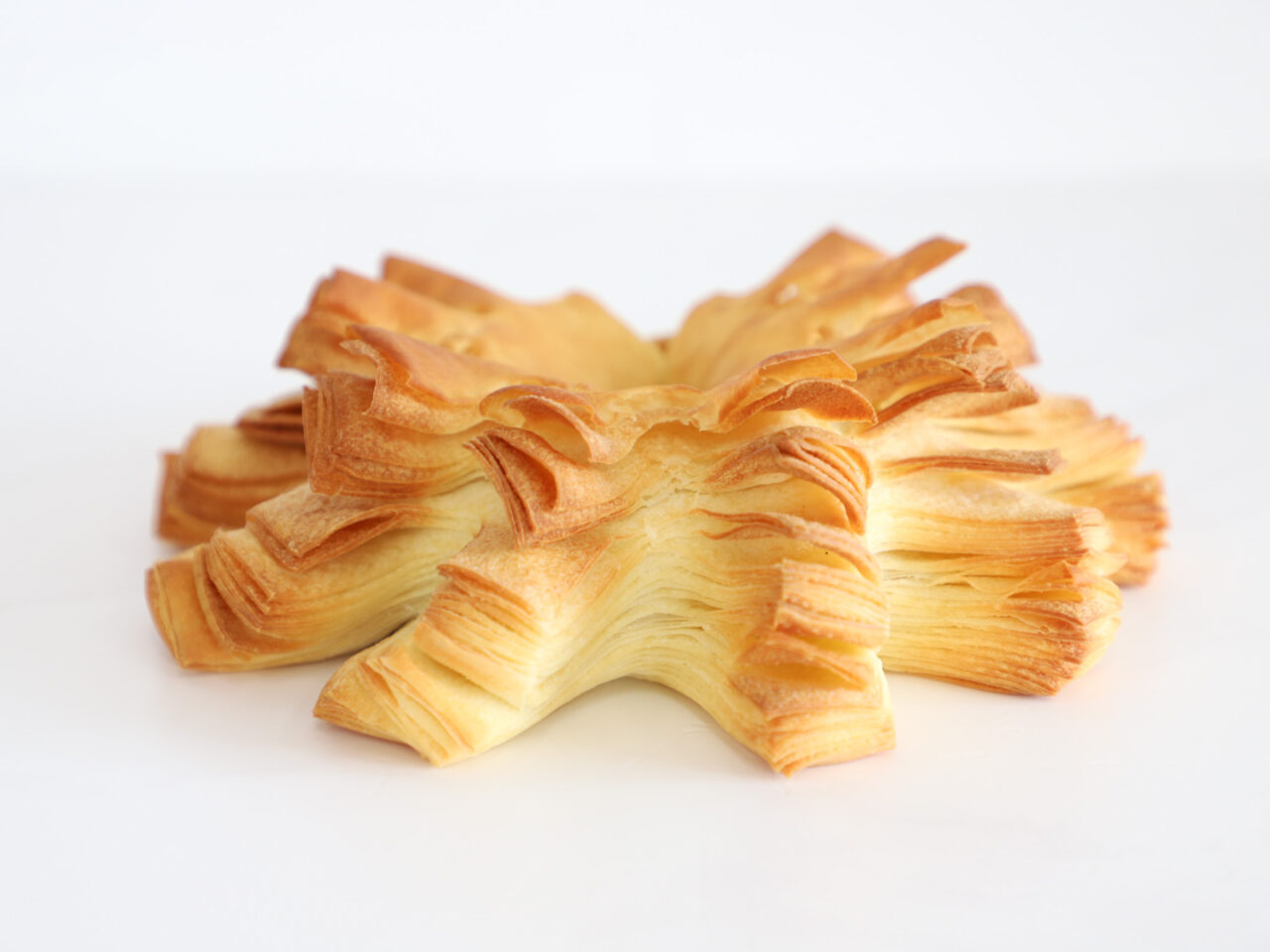 CREMONA DE MANTECA Pan hojaldrado de 100% manteca.$8.500 (Por unidad ...